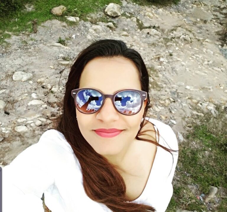 Bruna Medeiros - Foundever Stories