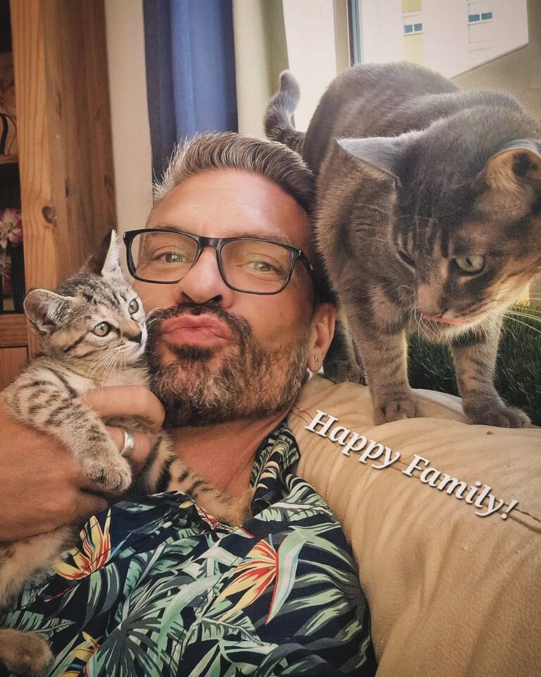 Peter Julius - Foundever Stories