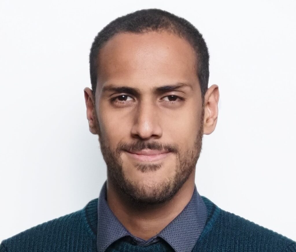 Alejandro Piñero - Foundever Stories